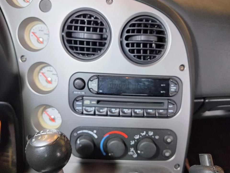 Installed a Sony XAV-AX8000 with front and rear camera in a Dodge Viper ...